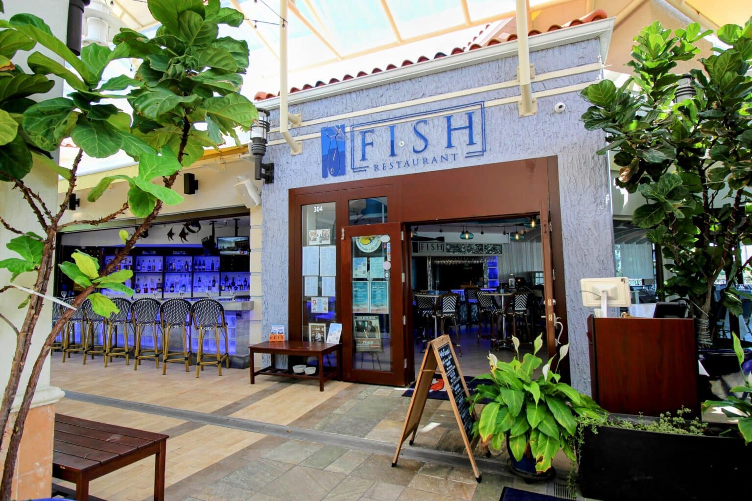 Enjoy Fresh Seafood & Amazing Sushi: FISH RESTAURANT